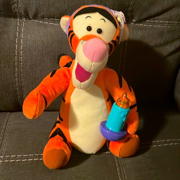 Disney | Toys | Vintage Tigger 998 Mattel Stuffed Animal With Light Up ...